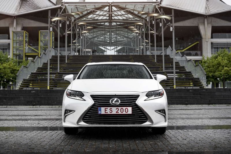 Lexus ES VI (XV60) (facelift 2015) 200 (150 Hp) Automatic